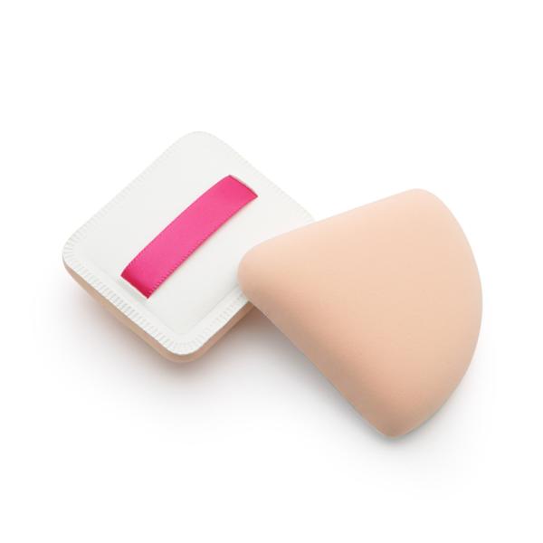 【内容量】2個セット【特徴】  ・無駄に化粧品を吸わない・空気に触れるような柔らかさ・ムラなく薄塗り、透明感肌メイクへ【ご注意】  ・製品の材質の性質上、若干埃がついてある場合があります。　ご使用する前には軽く洗ってからご使用ください。・ス...