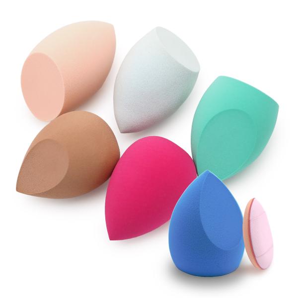 【内容量】 パフ5個（カラーとタイプはランダム発送）おまけ:ミニーパフ1個（カラーはランダム）【サイズ】タイプ別でサイズは異なります。【特徴】 ・形状:その名の通り卵の形。顔のいろいろなコーナーに合わせて、どの面も使えます。・柔らかさ:普通...