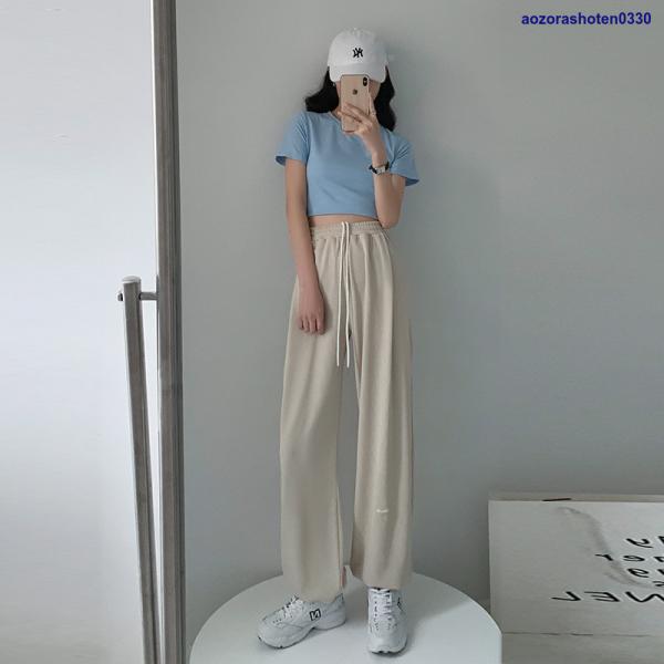商品名：裾絞りジョガーパンツ / Hem squeezed jogger pantsサラッとした素材のジョガーパンツ。風通しもよく軽やかなのでスポーツにもおすすめ！ウエストがゴムなので着心地もらくらくです。※関連キーワードジョガーパンツ パ...