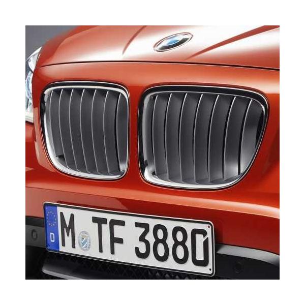 【適合車種】Ｘシリーズ Ｘ１：E84 xLine(2014/12〜)X Lineに標準装備のグリルです。左右セット。・フレーム：クローム・縦バー：マット・シルバー