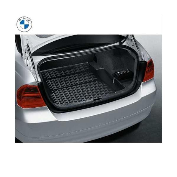 【適合車種】３シリーズ セダン：E90３シリーズ クーペ：E92耐久性のあるプラスチック製で、滑りにくく、ラゲッジルームにフィットするマット。耐油性、耐溶剤性。