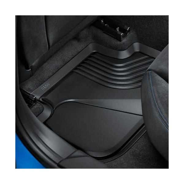 【適合車種】１シリーズ：F70/F40２シリーズ グランクーペ：F74/F44リヤ左右セット滑り止め加工を施した耐久性のあるブラックのオール・ウェザー・マットは、足元にフィットし、汚れや水分から室内を保護します。