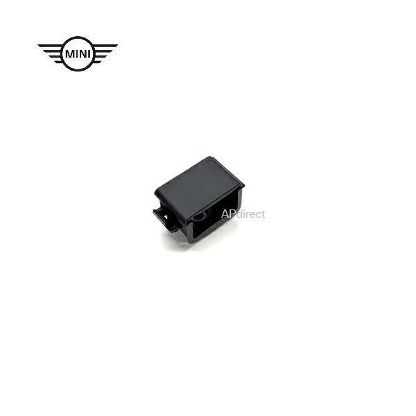 【適合車種】３ドアハッチバック：J01三角停止板用取り付けホルダー※１個入り※１台分２個使用します。