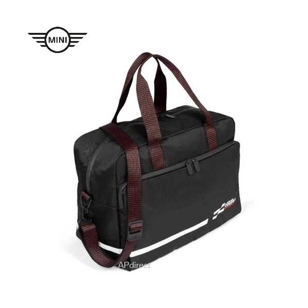 ・取り外し可能で調節可能なショルダーストラップ付きトラベルバッグ。・前面、背面、側面に反射材付きJCWロゴ。・ハンドル用ストラップとショルダーストラップは専用デザイン・メインコンパートメントは両開きジッパー仕様。・メインコンパートメント内部...