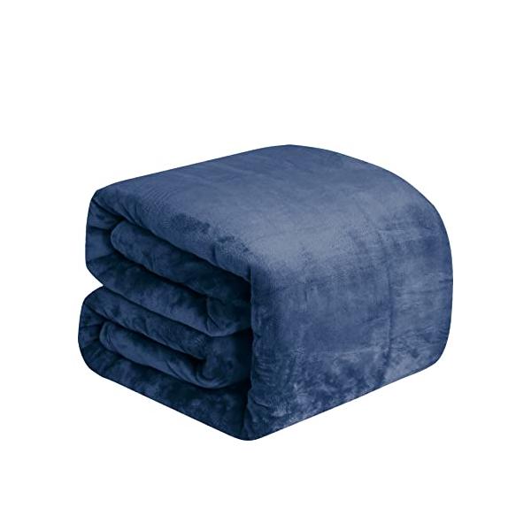 【商品説明】　・【ふわふわ、なめらかな毛布】高密度で極細のマイクロファイバー（260GSM）が、体温で温まった空気を逃がさずしっかり保温。驚くほど軽量でありながら、身体全体を優しく包み込むぽかぽか感で、まるで雲に包まれたような、深くリラック...
