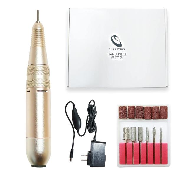 【商品説明】　・コードとハンドピースのみで初心者の方でも簡単に操作できます。・ジェルネイルを削るネイルマシーン ema(エマ)、これさえあればジェルネイルオフが楽々！・回転数20,000回転のスペックを持ち合わせていますので、サロンワークで...