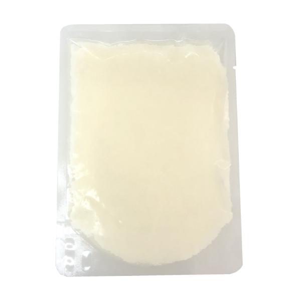 【 商品特徴 】ストラッチャテラとは、ブラータの中に入っている、生クリームと細かくしたモッツアレラを刻んで混ぜ合わせたチーズです。フレッシュで濃厚な味わいを楽しめます。オリーブオイルとお塩をかけて、そのままでも美味しく召し上がれます。また、...