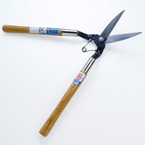 【商品概要】製造国:日本サイズ:全長:520mm、刃長:150mm【商品説明】【商品詳細】ブランド：ほんまもん商品種別：DIY・工具・ガーデン商品名：藤本産商 108 らくしばL型 芝生鋏製造元：藤本産商商品番号：3650al商品タイプ：イ...