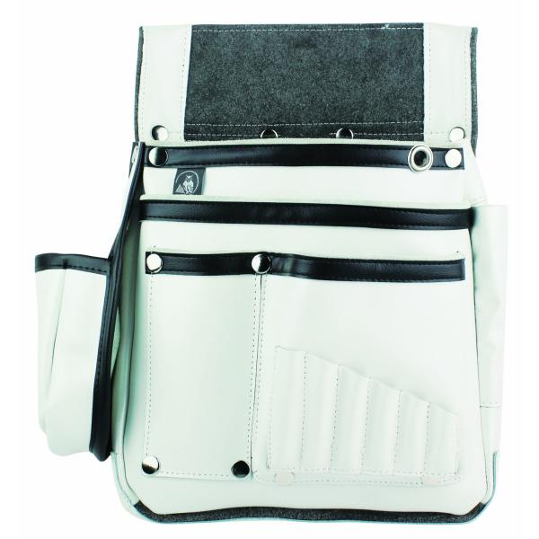 【商品概要】素材:エバー革・マイクロレザー特長1:腰よれしない補強パッド入り。特長2:マチの広いポケット。特長3:底二重補強。特長4:墨坪ホルダー、カッター・ドライバーポケット・サイドポケット・ビットポケット付特長5:釘を通さないマイクロレ...