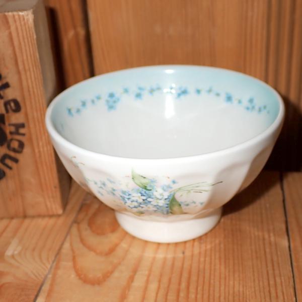 素材：磁器サイズ：φ9cm　H5cm　容量100ml※吹きなどのデリケートなものは食洗器は避け、柔らかいスポンジで洗ってください。可愛いプチオーレ！アイスクリームやボンボンショコラはおやつタイムに、夜はワインと一緒にオリーブやおつまみを入れ...