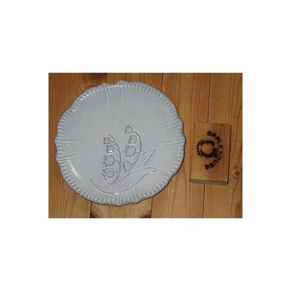 le grand chemin（グランシュマン）の雑貨オリジナルデザイン「ミュゲ　シリーズ」スズランのモチーフがアクセントの「ミュゲ　シリーズ」。濃淡のある釉薬の仕上げを施しており、アンティークのような風合いです。※ムラのある釉薬の仕上げを...