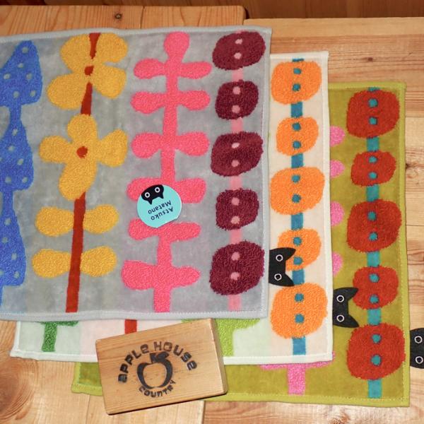 お花のモチーフで、ナチュラルな甘さをお部屋にあるだけでふわりと心を軽くしてくれるような、ナチュラルな可愛さの「My cat's Diary」シリーズが出来ました。モダンに描かれたお花や葉っぱのモチーフにきゅん。やさしい色使いも魅力です。持っ...