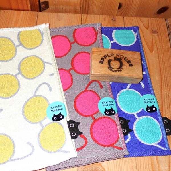 型番：6572サイズ：約25×25cm※図案によって多少の誤差が生じる場合がございます。素材：綿100%（3重ガーゼ）日本製（今治）※商品画像の色合いなどは、撮影した状況や、お客様がお使いになっているディスプレイ等の環境により、実物と異なる...