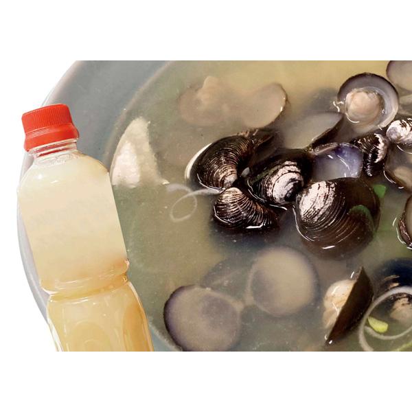 しじみの旨味が「ぎゅ」っと濃縮された蜆 調味エキスです。しじみラーメンのスープにおすすめです。500ml×4本開封後は10度以下で冷蔵保管し早めにご使用ください。エキスのみの販売です※画像はイメージです※画像はサンプルです調理例蜆らーめんス...