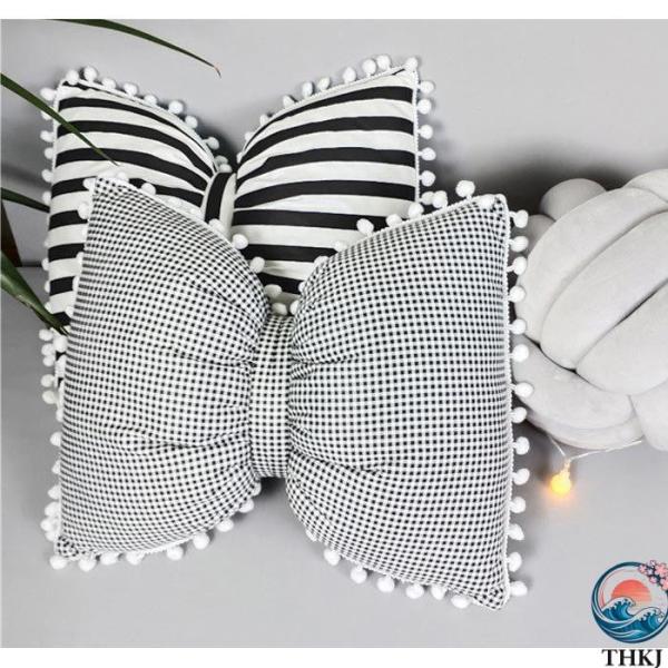 カー用品 リボン ネックパッド かわいい 車 シートクッション ネッククッション 可愛い おしゃれ 車用 枕 リボン型 クッション ドライブクッション ネックパット