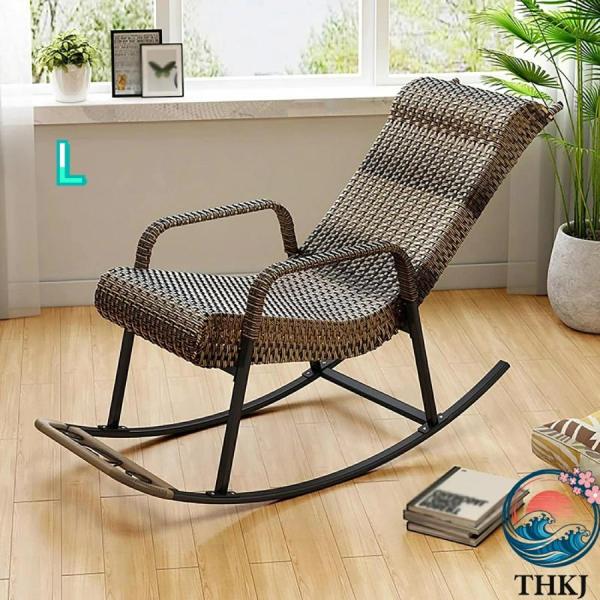 ? 【多用途デザイン】防風雨防UV加工の合成藤素材と鋼製フレームで作られたこのロッキングチェアは、手編みの上品なデザインながら頑丈でコンパクト。リビング、ベッドルーム、バルコニーはもちろん、カフェやホームオフィスにも最適です。インテリアとし...