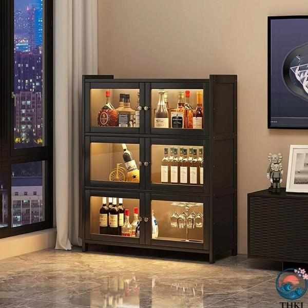 ワインバーキャビネット多層設計により十分な収納スペースがあり、各層は適度な高さで、さまざまな種類やサイズのワインボトル、ワイングラス、その他のワイン器具を柔軟に収納できます。透明アクリル素材｜酒品をクリアに展示、豪華さを増す 高品質なアクリ...