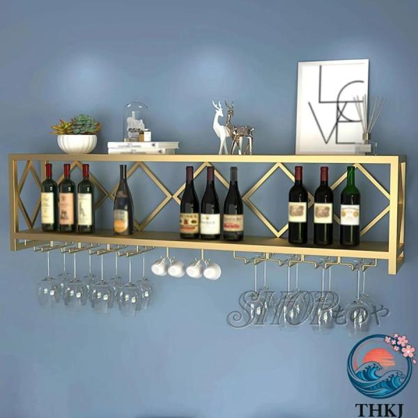 ? 多層設計：このワインラックは、上部に植木鉢、本、フォトフレームなどを収納できます。中央にはたくさんのワインボトルを収納でき、下部にはワイングラスやマグカップを掛けることができます? 耐久性のある素材：この壁掛けワインラックは、厚手のパイ...