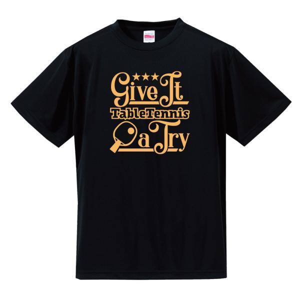 【発売日：2018年09月10日】人気の卓球Tシャツに新商品が登場しました！こちらの【名入れ】商品は、Tシャツの背面に名前をプリントできます。ご希望の文字を、入力欄に入力してから注文してください。ベースとなるTシャツには、United At...