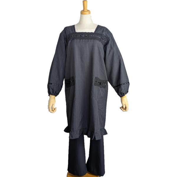 素材：ポリエステル　100％サイズ：Ｍ　　　　バスト　79〜87　　　　身長　154〜162前丈　９４ｃｍ前身頃右脇〜左脇　5３ｃｍアームホール1周　60ｃｍ袖丈　48.5ｃｍ後ろは、ボタン止め（3ヶ所）タイプです。中国製★写真ではわかりに...