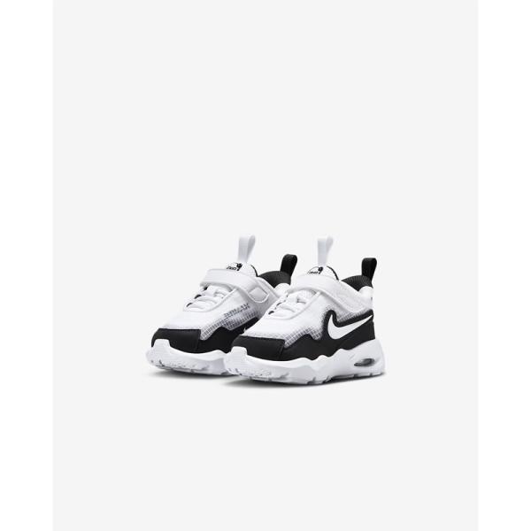 ●カラー●(103)ホワイト/ブラック/ウルフグレー/ホワイト●サイズ●12.0cm13.0cm14.0cm15.0cm16.0cm※1センチ単位サイズ展開（ハーフなし）●素材●【アッパー】合成繊維+合成皮革【アウトソール】合成底□□□当店...