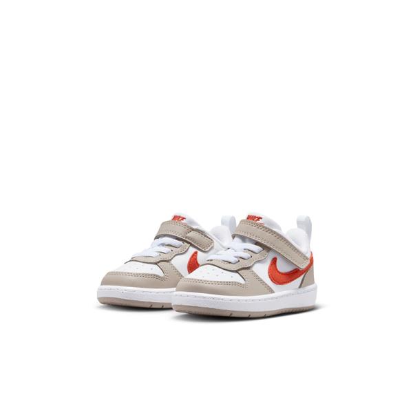 ●カラー●(100)ホワイト/ラストファクター/ムーンパーティクル●サイズ●12.0cm13.0cm14.0cm15.0cm16.0cm※1センチ単位サイズ展開（ハーフなし）●素材●【アッパー】合成皮革+合成繊維【アウトソール】ゴム底□□□...