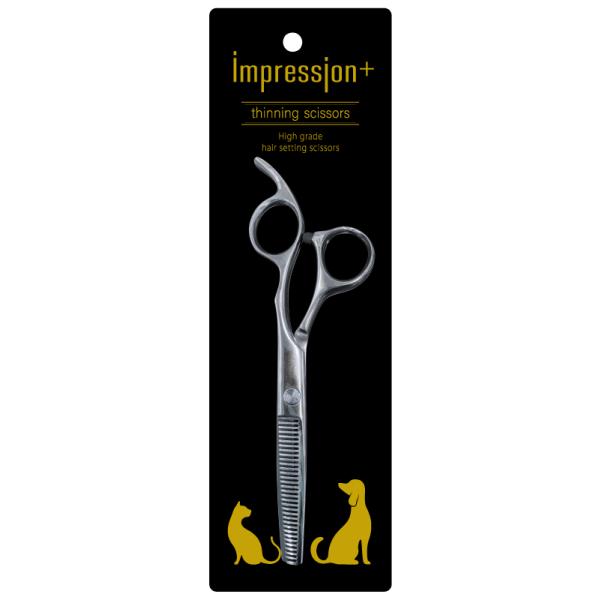 製法にこだわったケアアイテムで、愛犬愛猫に上質なお手入れを。オールステンレスの高級ハサミです。日本で磨きなどの最終仕上げを行い、タッチが軽く、抜群の切味が特徴です。カットムラをなくし毛のボリュームを調整する。