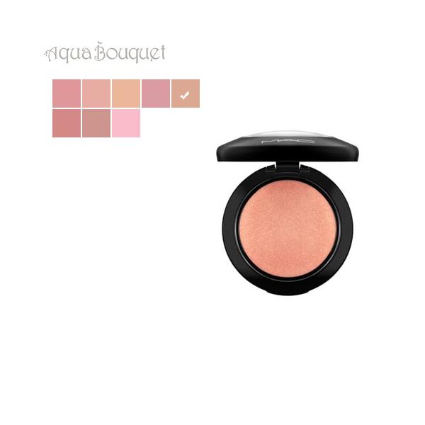 [商品名]ミネラライズブラッシュ3.2g[商品説明]デリケートなお肌や敏感な目元も考えてつくられたチーク。じっくりと窯で焼かれたパウダーが、驚くほどシアーで軽いつけ心地を実現します。重ね付けしても重くならずに自然。きらめくパール感、光を放つ...