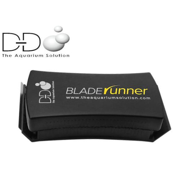 商品名：DD　ブレードランナー スタンダード※お買い上げ後の【お取り寄せ商品】あすつく対象外です。ガラスやアクリルの表面との接触を最小限に抑えて動作するように設計された2枚刃（ブレード）の超薄型マグネットクリーナー・ガラスやアクリルの水槽に...