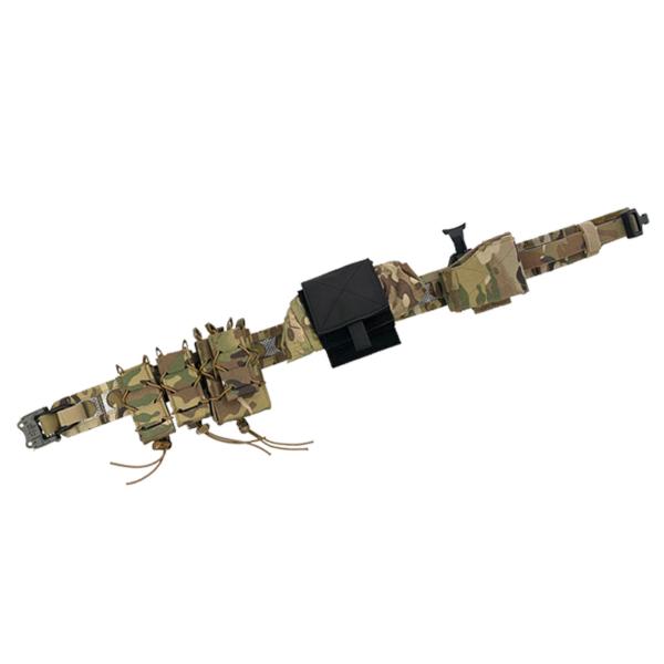 FERRO CONCEPT The Bison Beltタイプのベルトとインナーベルトのセットになります。軽量・コンパクトなベルトとなっており、強度を保つためにレーザーカットされたプラスチックパーツが間に挟まっており、硬さと柔軟さを両立した...