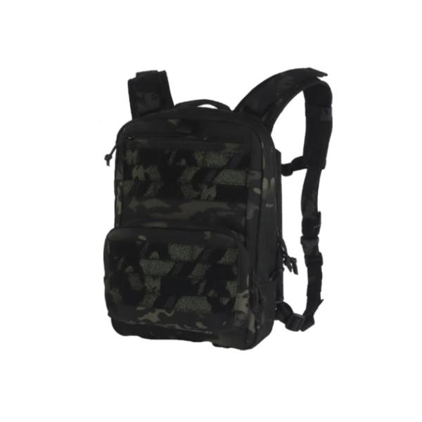 Crye Precision Rシリーズ Zip-Onパックを再現したバックパックです。WOSPORT製AVS、JPC2.0、CPCタイプ ベストなどに対応したジッパー取り付けも可能防弾プレート、無線機、ハイドレーションブラダーを運ぶための...