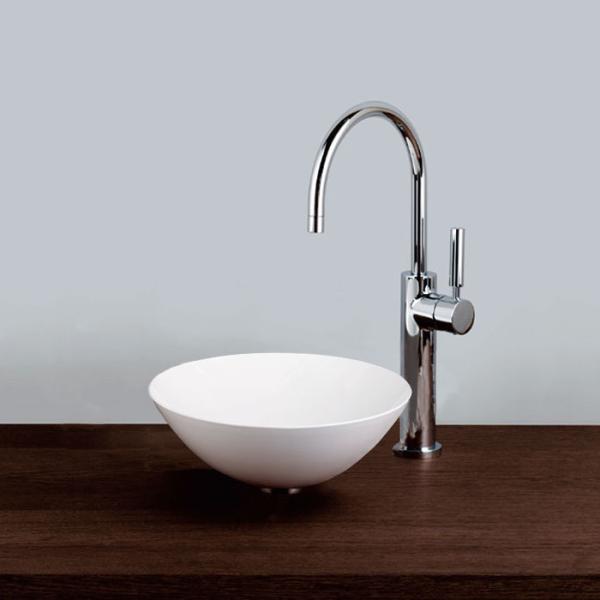 100年以上前よりホーロー製品を手がけるドイツAlape社。Shaping　Space＝空間の形成をモチーフに理想の空間を作り上げます。材質：鋼板仕上：ホーロー寸法：φ300×H110mm容量：5L重量：3kg※目皿カバー付（欧州仕様）※オ...