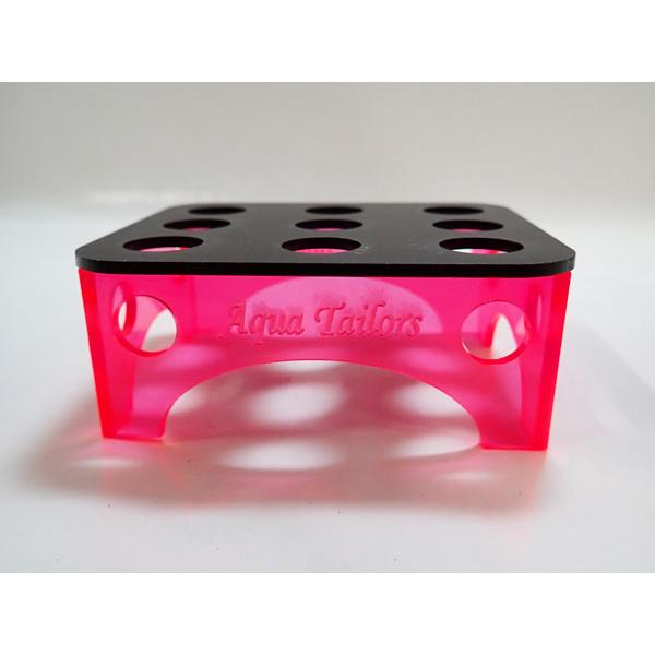 メーカー：Aqua Tailors アクアテイラーズ●特徴plugを最大９個挿すことが可能です。Aquatailorsの刻印は、熱で型をとるため、白く曇っています。不良品ではございませんので、ご了承ください。また、光の明るさやホワイトバラン...