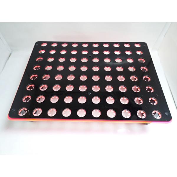 メーカー：PNW Custom●特徴plugを最大８０個挿すことが可能です。蛍光ピンクがLEDでより綺麗に見えます。本体サイズ約１１" x ８" x ４" (Adjustable to ７")(２７．９４ｃｍ×２０．３２ｃｍ×１０．１６cm...