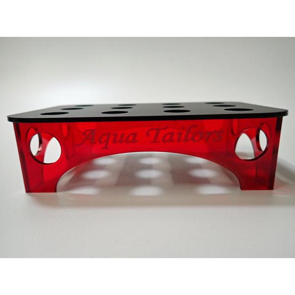 メーカー：Aqua Tailors アクアテイラーズ●特徴plugを最大１２個挿すことが可能です。また、光の明るさやホワイトバランスにより、ラックのカラーが濃く見える可能性がございます。本体サイズ約１３ｃｍ×８．５ｃｍ×３．７cm