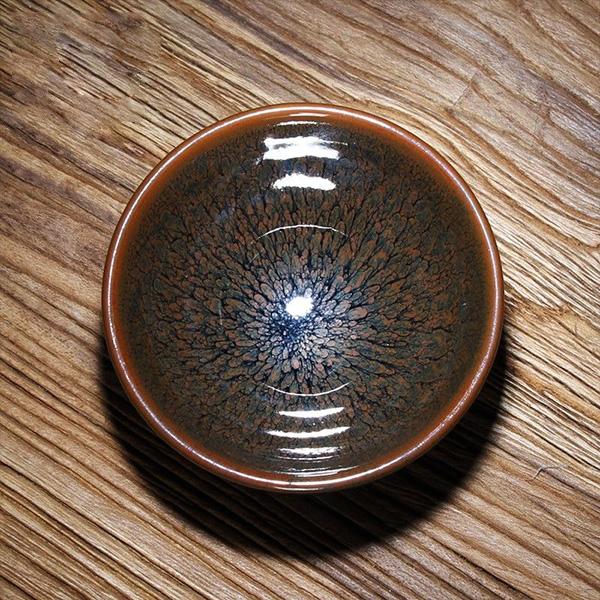 商 品 名：3031天目茶碗直径：口径90mm。　高さ：約60mm。【名称】:中国建陽(コンヤン）。職人手作りですので形や色、大きさは１つ１つ異なります。※厳重に梱包しておりますが、陶器の性質上、配送時に強い衝撃が加わると稀に破損の恐れがあ...