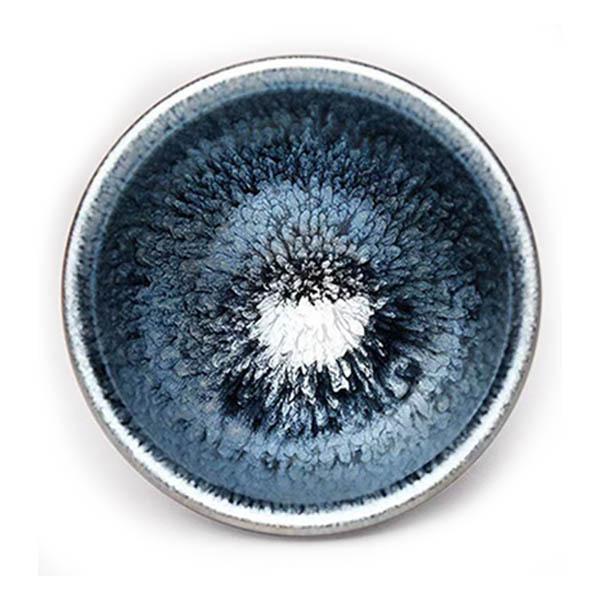 商 品 名：曜変茶器【天目茶碗の寸法】　直径：約85mm。　高さ：約55mm。【名称】:中国建陽(コンヤン）。職人手作りですので形や色、大きさは１つ１つ異なります。※厳重に梱包しておりますが、陶器の性質上、配送時に強い衝撃が加わると稀に破損...