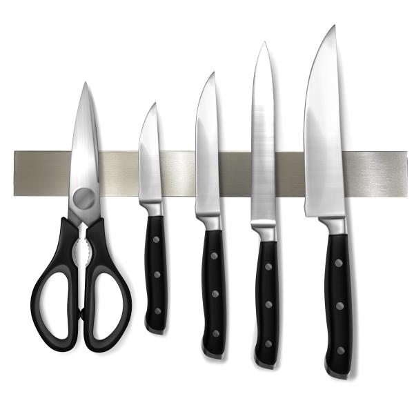 カラー：シルバー　サイズ：横30×縦4×奥行1.5cm　重量　：300g素材　：ステンレス　タイプ：強力粘着テープ強力な粘着テープで簡単に取付けができる包丁ホルダーです。使いたいときにサッと取り出せておしゃれな仕様です。キッチン周りもスタイ...