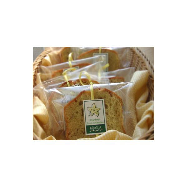 夏季(4月〜10月頃)の間、配送中車内の高温から守るため、クール便でお届けします。到着後は、常温(冷暗所)で保管ください。【送料別】海沿いの下津町で温室栽培された、切り口が星型のかわいいスターフルーツをシロップ煮にしてパウンドケーキに焼きこ...