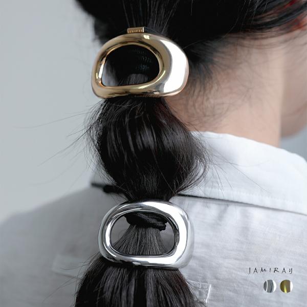 JAMIRAY(ジャミレイ)より、ビーン ヘア タイ “BEAN HAIR TIE”のご紹介です。インドの旅先で出会ったオブジェからインスピレーションを得て生まれた、ユニークなBEANフォルムのヘアゴム。有機的な、丸みを帯びた形状が特徴で、...