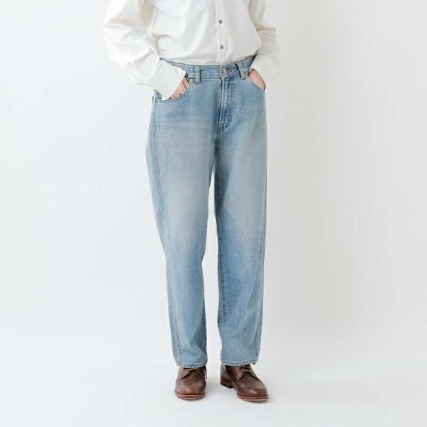 HARVESTY(ハーベスティ)より11ozオールドビッグデニム5ポケットパンツのご紹介です。大きめウエストを、アジャスターゴムで絞って履くビッグパンツシリーズのデニムパンツ。 シンプルな定番の５ポケットデニムパンツで、大きめサイズを選んで...