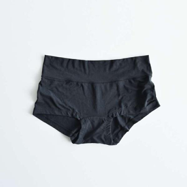 NEUTRALWORKS.(ニュートラルワークス)より、MXP ベーシック ライト ショーツをご紹介します。汗の臭いとノネナール臭を消臭するマキシフレッシュを使用した、肌ざわりなめらかなショーツ。NSKINの定番素材FINE DRYを使用。...