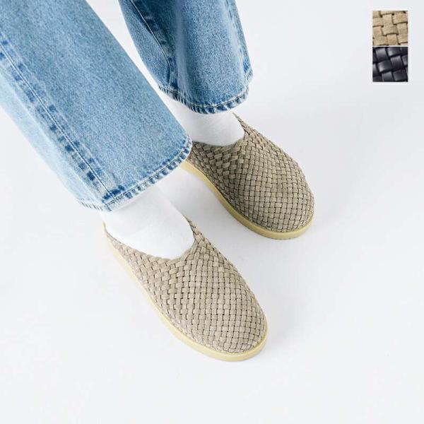 molle shoes(モールシューズ)より、メッシュレザー モックシューズ “WOVEN LEATHER CROG” をご紹介します。上質なレザーを職人の手で丁寧に編み込んだ、molle shoesの人気モデル「WOVEN LEATHER...