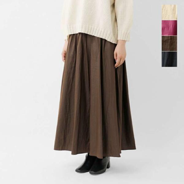 DONEEYU(ドニーユ)より割繊レザーライク シャーリング ロング スカートのご紹介です。繊細な微光沢と滑らかな質感が魅力の割繊生地は、まるでレザーのような表情を持ちながらも驚くほど軽やか。ウエストにはたっぷりとシャーリングを施し、程よく...