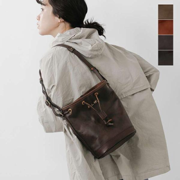 VASCO(ヴァスコ)よりOLD OIL レザー ワンダー パース バッグ スモール “LEATHER WANDER PURSE BAG SMALL”のご紹介です。フレンチアンティークをモダナイズした『B.L.W.シリーズ』のレザー巾着バッ...
