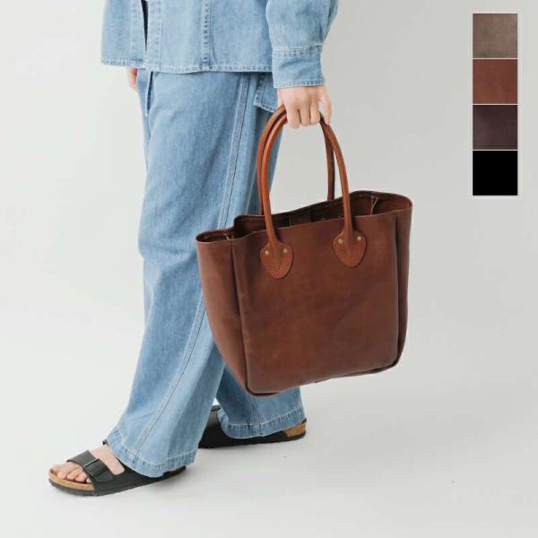 VASCO(ヴァスコ)より、OLD OIL レザー オールド トートバッグ ミディアム “LEATHER OLD TOTE BAG MIDIUM”のご紹介です。1960年代頃、アウトドアシーンで持ち運びに使用されていたレザーバッグをモダナイ...