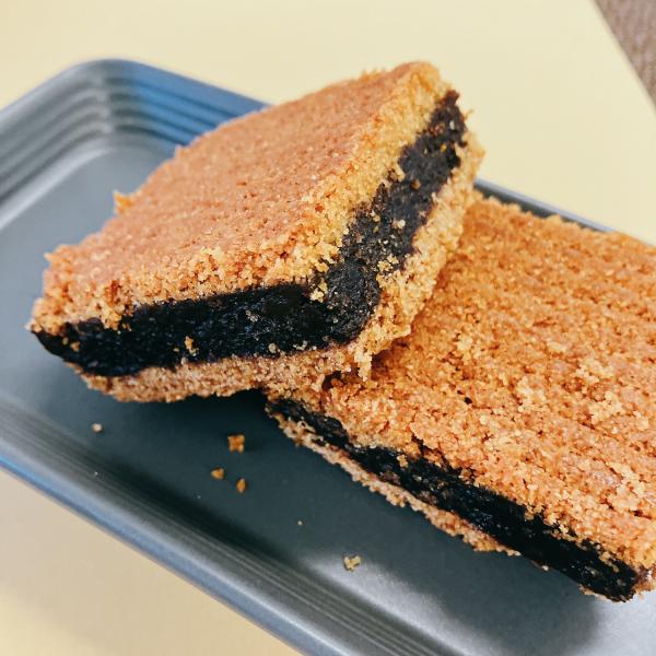 1950年創業 老舗アラビックスイーツ店AL BABA直輸入ひと箱一人で一気に食べそうな美味しさ ごちそうスイーツ ご家族で食べても満足 大きなカット 6枚入 330g 見た目ティラミスですが 全く異なる美味しい焼きケーキ箱ギッシリ 6枚 ...