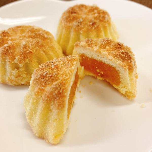 商品名:アプリコット マームール200g種類別名称:焼きケーキ(アプリコットあん入)原材料名:小麦粉,セモリナ粉 フェルカ(細かいセモリナ粉),砂糖,ギー(とかしバター),シロップ 酵母,グルコース添加物:バニラ,マーレブ(チェリー種子から...