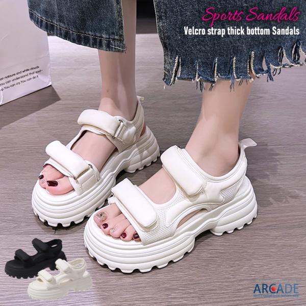 今夏、大本命のスニーカーサンダル新登場ふわふわクッションソールで抜群の履き心地の良さを実現！爽やかなホワイト、不滅の人気ブラックシンプルでぽっちゃりとした愛らしいフォルム！合わせ易いカラーリングにお求め易いプライス！夏のサンダルコーデはコレ...