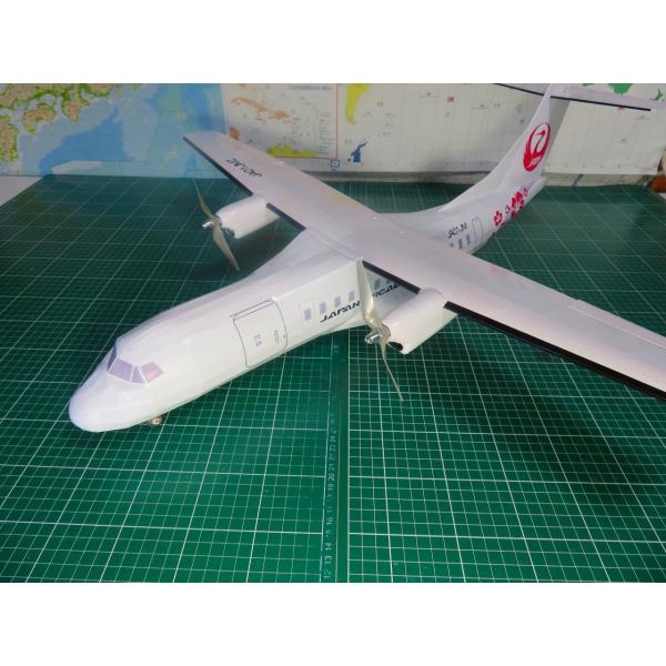 機体データ：翼長７５３ｍｍ・予想全備重量２４０ｇ（燃料は7.4Ｖ450ｍＡｈリチュームポリマー3ch2サーボ搭載時）(1)この機体はバルサ製組み立てキットです。Ａ４サイズ製作説明書・Ａ３サイズ製作図面、生地完成まで出来上がる一式添付。リブと...